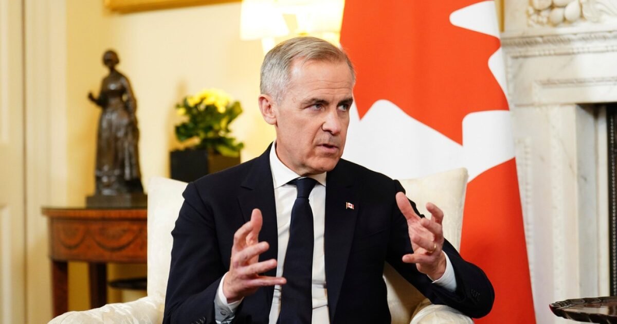 Donald Trump in gesprek met Mark Carney van Canada te midden van ...